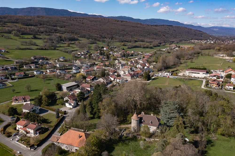Grilly par drone - Mairie de Grilly